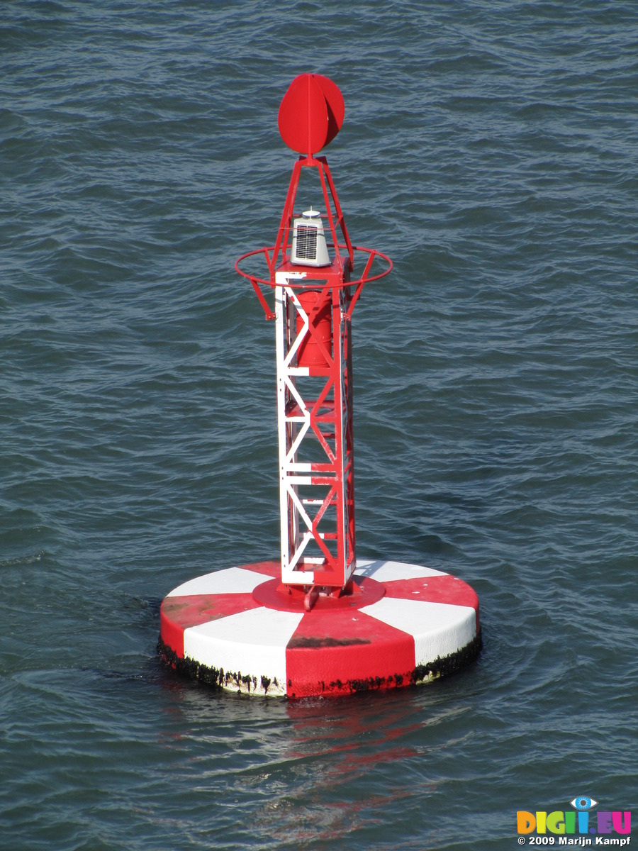 Picture SX03127 Red and white buoy in Milford Haven | 20090315 Ferry ...