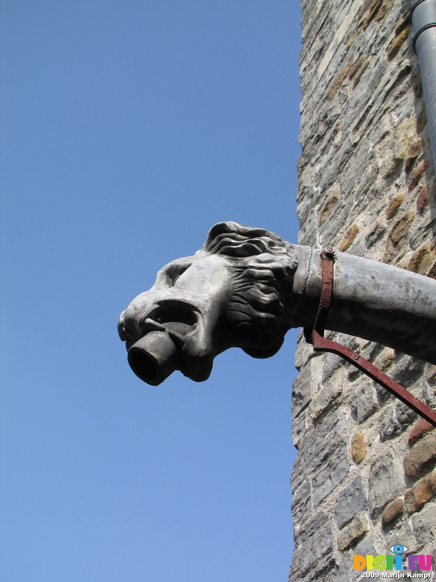 Picture SX03388 Birds painted on wall of Cardiff castle library ...