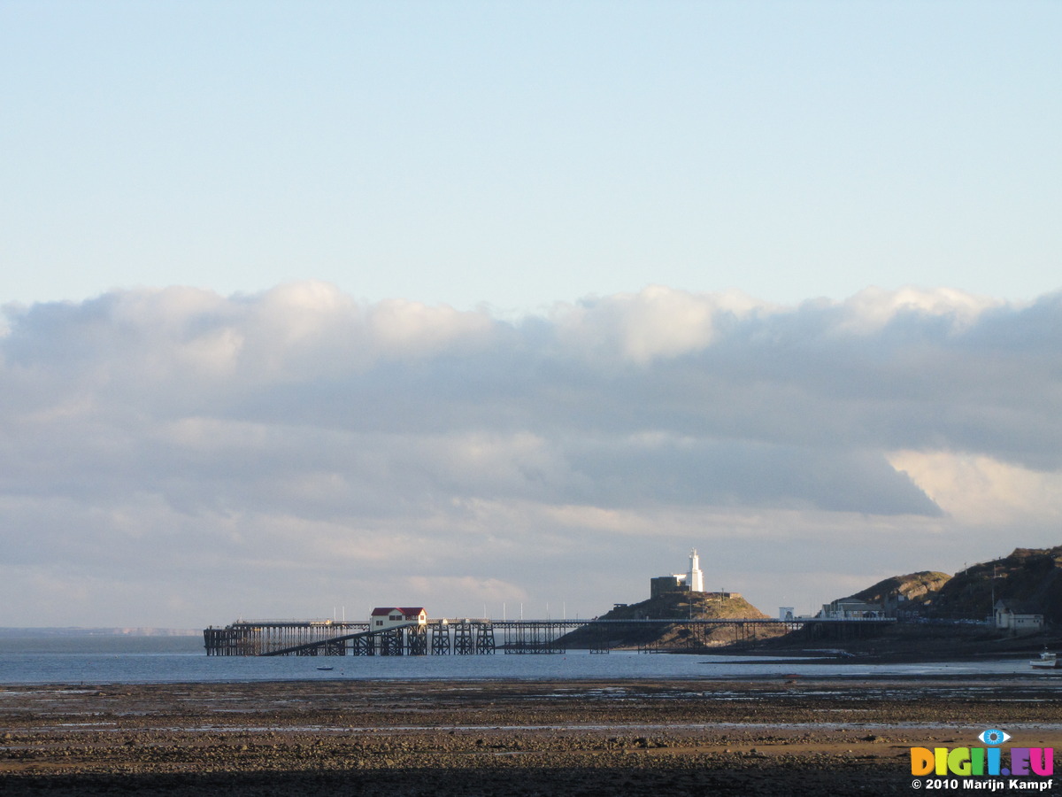 Picture SX11935 Oystermouth Castle from Mumbles Hill | 20100102 Walk ...