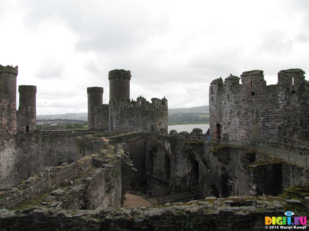 Picture SX23277-82 View down Conwy Castle tower in the rain | 20120729 ...