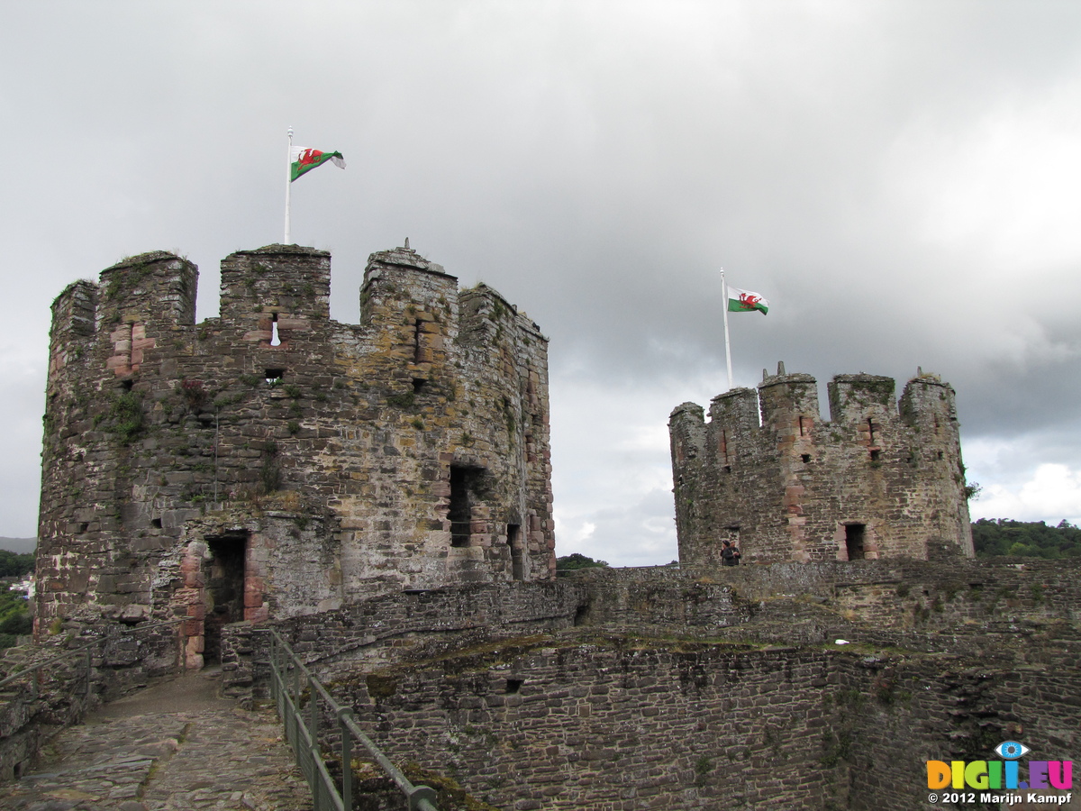 Picture SX23277-82 View down Conwy Castle tower in the rain | 20120729 ...