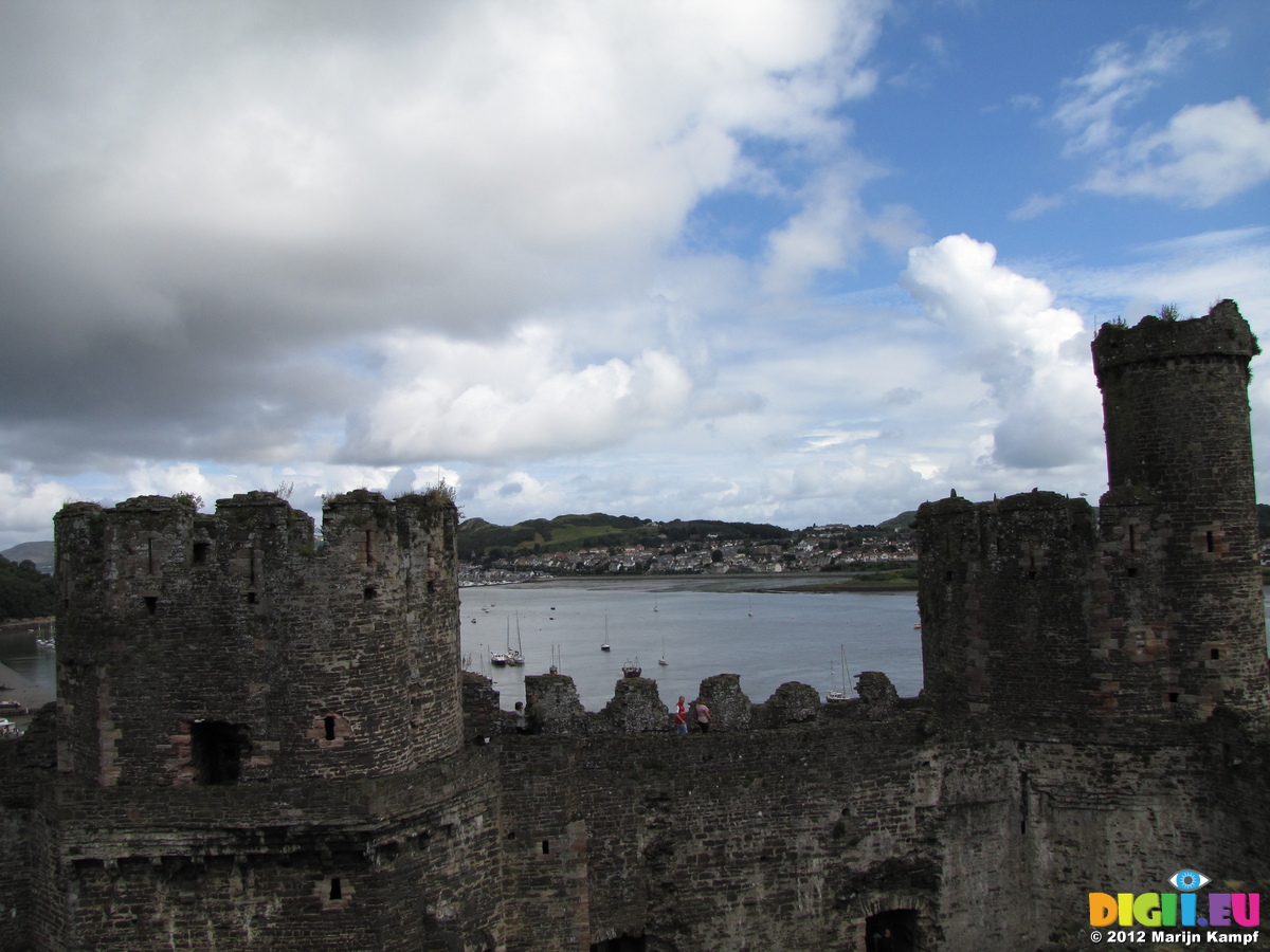 Picture SX23277-82 View down Conwy Castle tower in the rain | 20120729 ...
