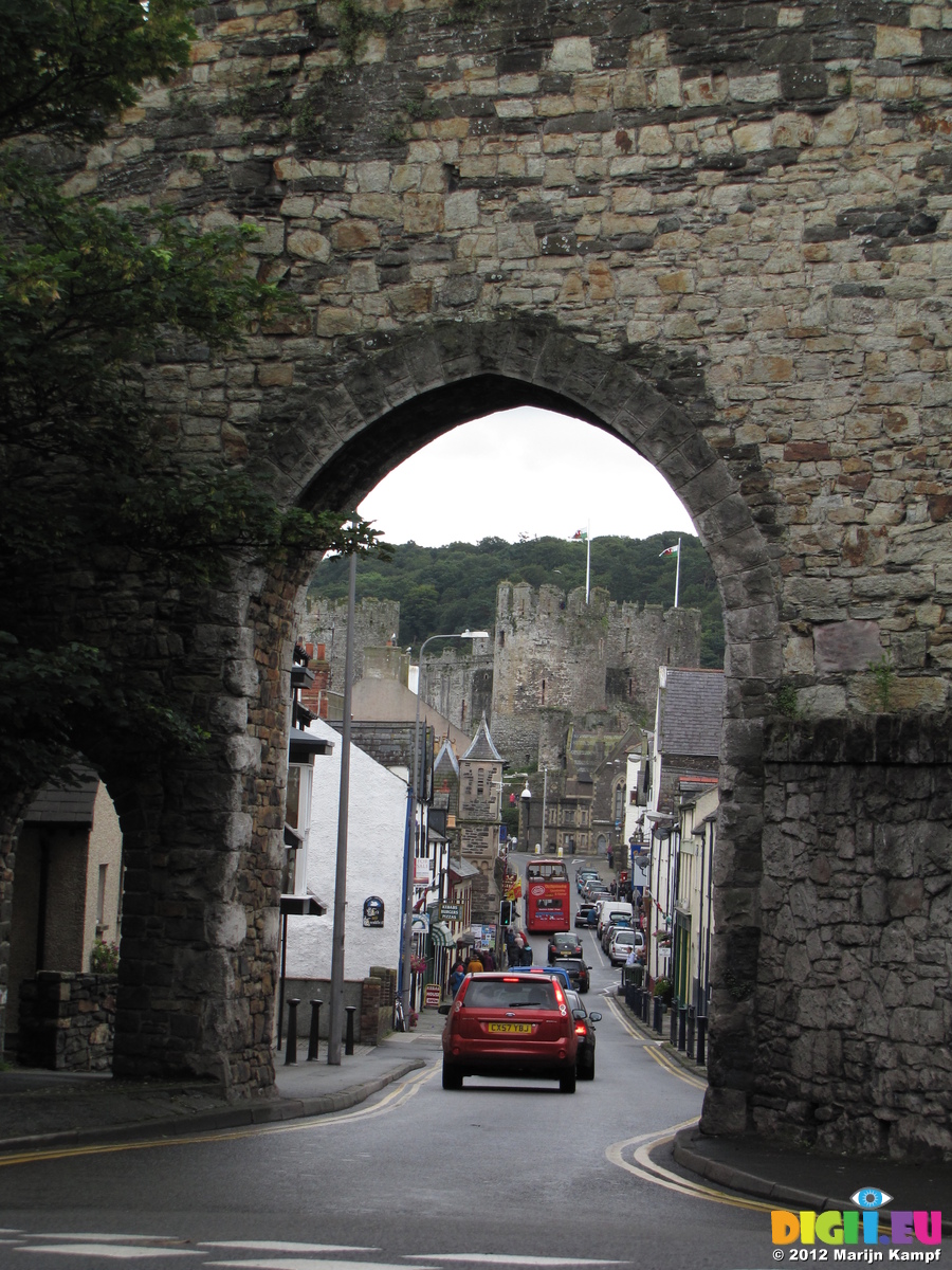 Picture SX23277-82 View down Conwy Castle tower in the rain | 20120729 ...