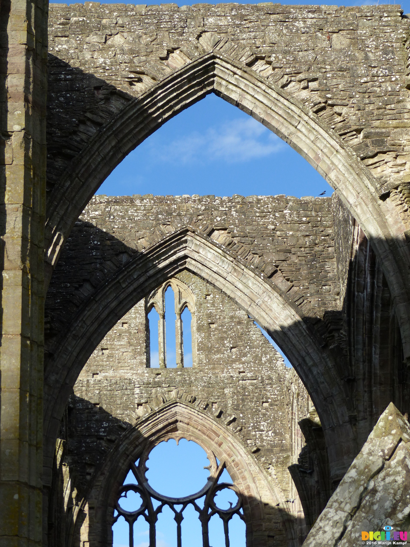 Picture FZ033738 Arches in Tintern Abbey | 20161009 Tintern Abbey with ...
